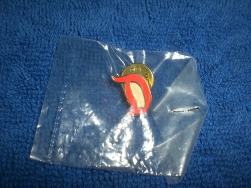 Disney 2000 DLR Disneyland Pin Of Month GUEST RELATIONS GWP Mini Map "D ...
