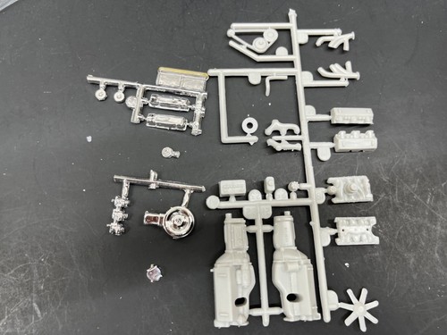 A65PGT 1965 Pontiac 389 Tri power Engine w/Manual Trans PARTS 1/25 MCM ...