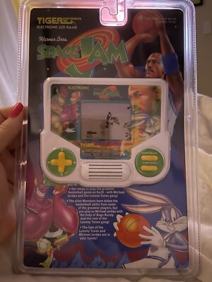 Space Jam Tiger (1995) Retro Handheld Games