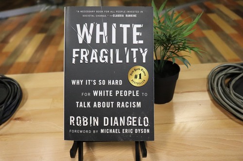 White Fragility : Why It's So Hard for White People to Talk about ...