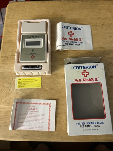 NEW VINTAGE 1984 CRITERION MEDI MINDER RX Clock Time Pill Box REMINDER ...