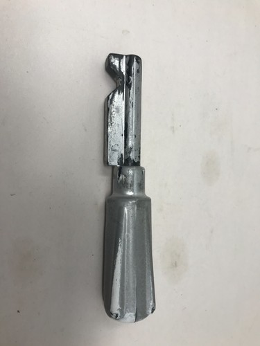 VTG RAILROAD LOCOMOTIVE TRAIN ENGINE REVERSER HANDLE TRAIN KEY PLASTIC ...