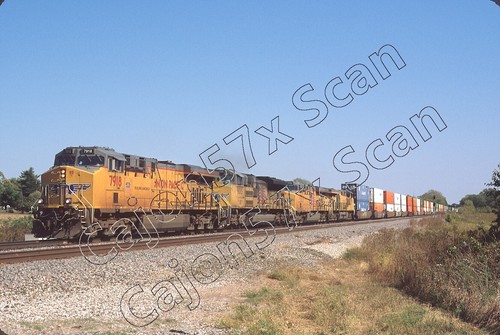 Original Slide- UP ES44AC 7918 Non-Flag Repaint & Train At Edelstein ...