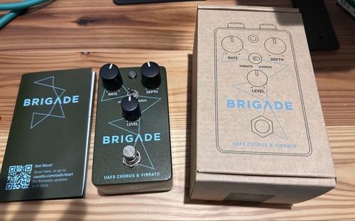 uafx BRIGADE Chorus Vibrato Effects Pedal | eBay
