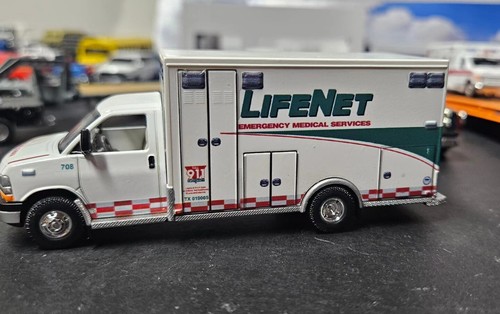Code 3 / Greenlight / Hot Wheels 1/64 LifeNet Ambulance Waterslide ...
