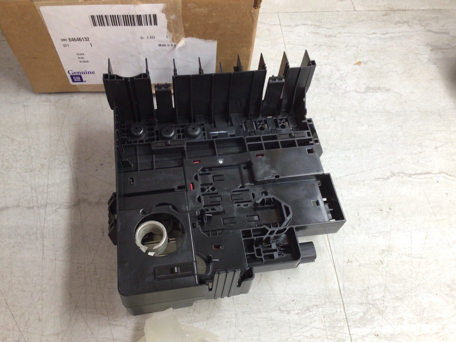 GM Rear Body Fuse Block 84081785 | eBay