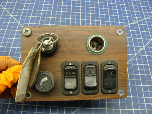 2013 PETERBILT PB320 SWITCH PANEL 3 ROCKER SWITCHES IGNITION SWITCH 17 ...