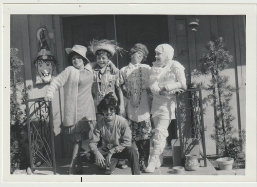 VINTAGE SNAPSHOT: KIDS IN MUMMY, HIPPIE, HAWAIIAN DUDE, ETC. HALLOWEEN ...