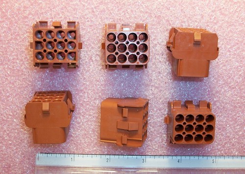 QTY (15) 12 POSITION 6.35mm PANEL MOUNT CAP HOUSING RECEPTACLES 350783 ...