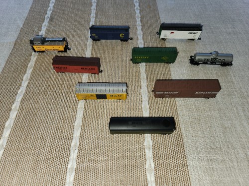 Lot of 9 vintage N gauge Trains including an engine | eBay