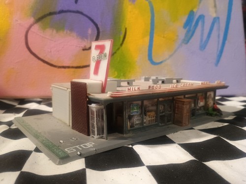 HO Scale 7 Eleven Convenience Store Life-Like Buildems Assembled ...