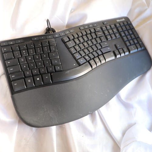 Microsoft LXM-00001 Model 1878 Wired USB Ergonomic Keyboard Tested ...