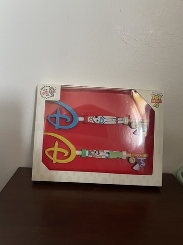 Disney - Forky and Karen Beverly Collectible Key Set – Toy Story 4 | eBay