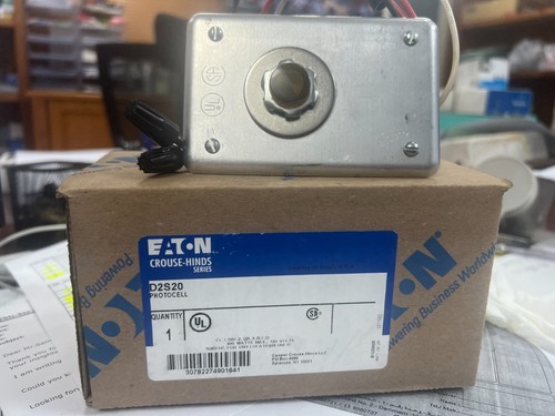 New Cooper Eaton Crouse-Hinds Photocell D2S20 w/ Thomas Research ...
