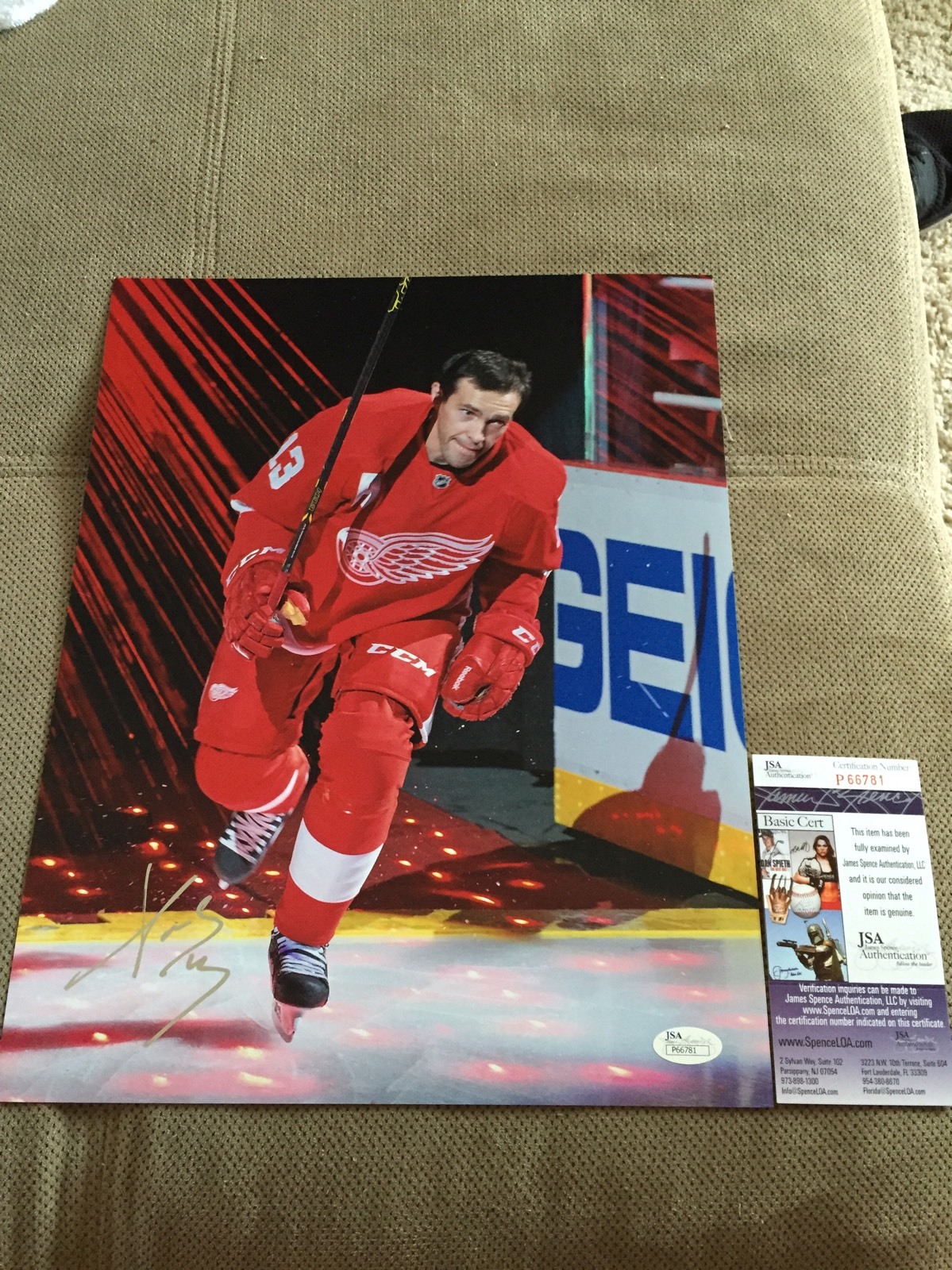 Pavel Datsyuk Autographed Memorabilia | Signed Photo, Jersey ...