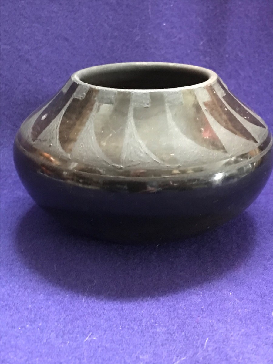 Iroquois Native American Pottery
