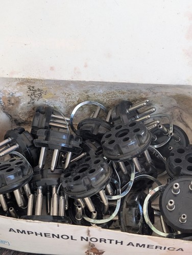 1 Plug AMPHENOL 86CP6 OCTAL 6 PIN MALE PLUG,WIRE PRO,WITH WAVY RING NOS ...