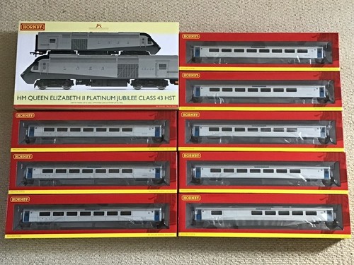 Hornby OO Gauge Complete ‘Platinum Jubilee’ HST (R30215 train pack + 8 ...