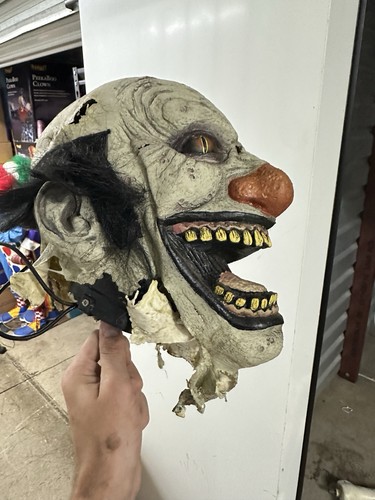 Spirit Halloween Animated Animatronic Life Size Rotten Ringmaster Clown ...