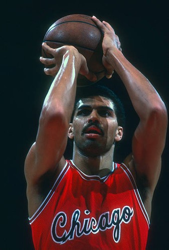 Reggie Theus of the Chicago Bulls 1981 Basketball Photo 9 | eBay Australia