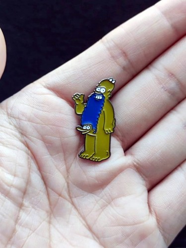 Homer/Marge Simpsons Weird Beard The Simpsons Fun Enamel Pin Metal ...