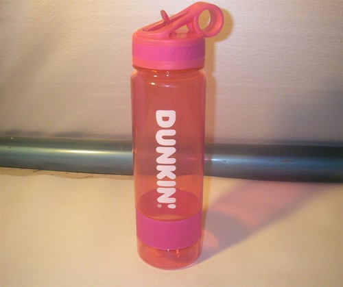 DUNKIN DONUTS 27 OZ PINK PLASTIC HYDRATION BOTTLE | eBay