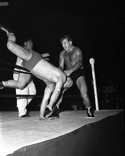 WHIPPER BILLY WATSON 8X10 PHOTO WRESTLING PICTURE NWA CPW ACTION | eBay