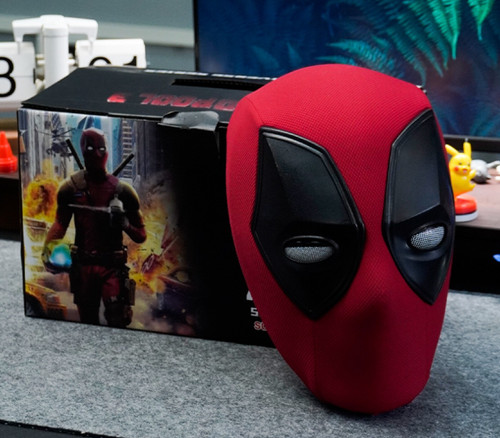 Deadpool Helmet Mask Movable Eye Headwear Light Up Ring Remote Control ...