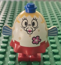 LEGO Sets with Minifigure bob006 Mrs. Puff