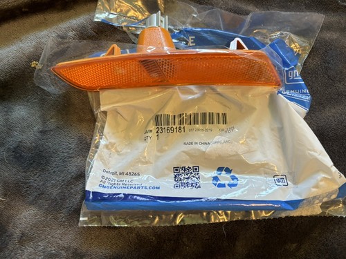 OEM GM 14-20 Cadillac Chevrolet Front Driver Side Marker Light Lamp ...