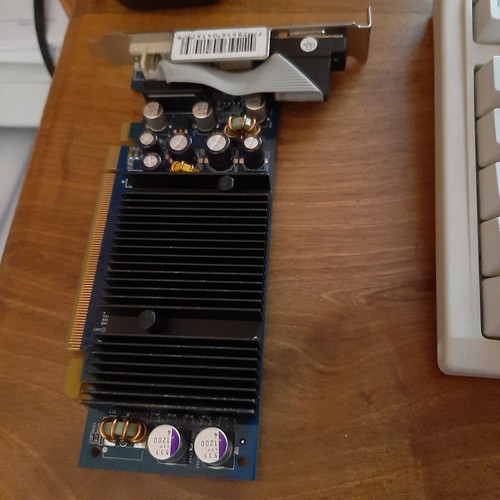 XFX NVIDIA GeForce 8400 GS (PV-T86S-WHLG) 256 MB DDR2 SDRAM PCI Express ...