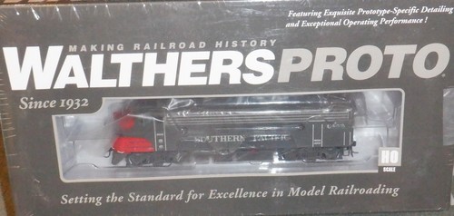 WALTHER Proto HO - Southern Pacific FP7 & F7B set #6452 & 8303 DCC ...