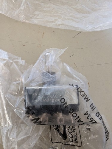 10A 250VAC Square Toggle Switch 1/2 HP USA UND. LAB. INC. LIST. NEW | eBay