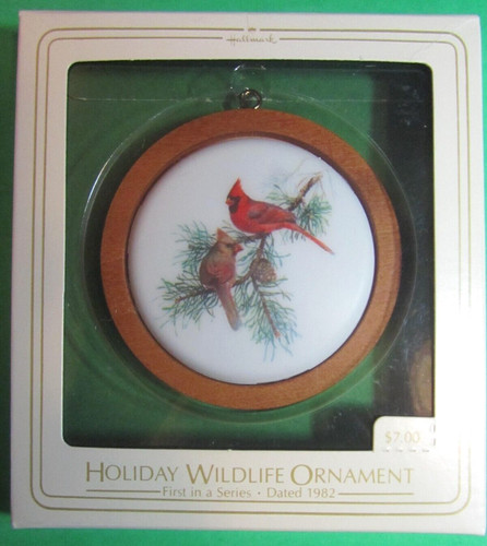 1982 HALLMARK CARDINALS CHRISTMAS ORNAMENT #1 IN HOLIDAY WILDLIFE ...