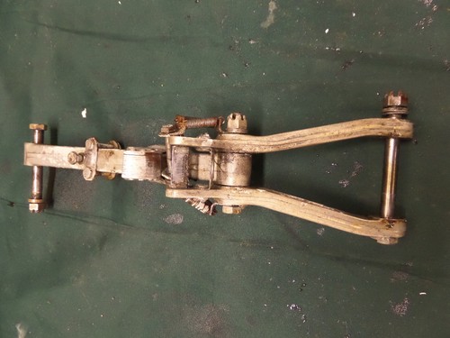 PIPER PA-23-250 TURBO AZTEC F MAIN GEAR DRAG BRACE ASSY 16189 16188-1 ...