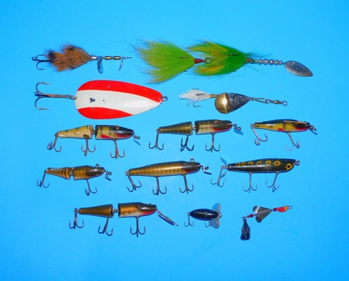 ANTIQUE FISHING LURES LOT PIKE MINNOWS, JITTERBUG, HERTER'S MUSKY DEVIL ...