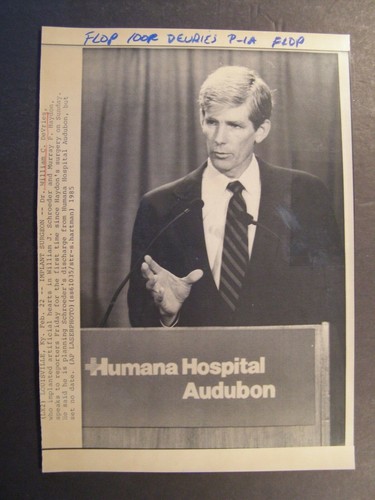 AP Wire Press Photo 1985 Dr William DeVries implants heart in William ...