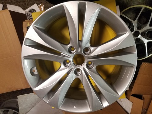 Hyundai GENESIS (2009-2012) OEM WHEEL RIM 18x7.5 HOL#70788 | eBay