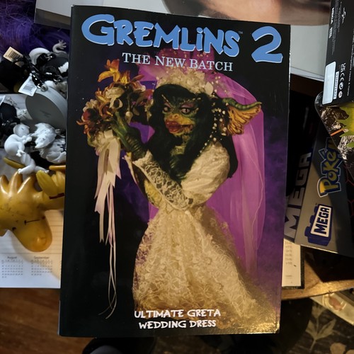 NECA Gremlins 2: The New Batch ULTIMATE GRETA WEDDING DRESS SDCC 2022 ...