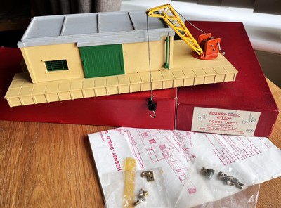 Hornby Dublo Box in Oo Gauge Model Railway Buildings, Tunnels and ...
