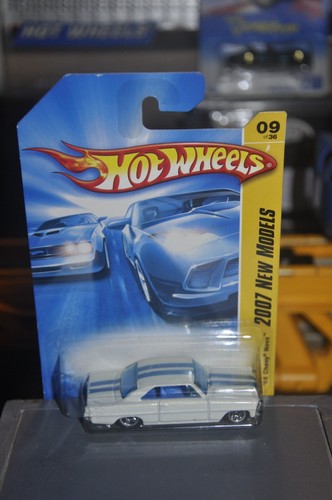HOT WHEELS 20O7 NEW MODELS #9/36 '66 CHEVY NOVA BLUE/WHITE INT. MONMC ...