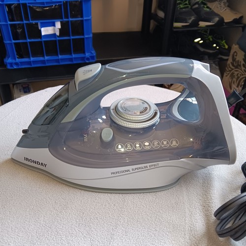 IRONDAY Professional Steam Iron 1700W, New without box, Tested works ...