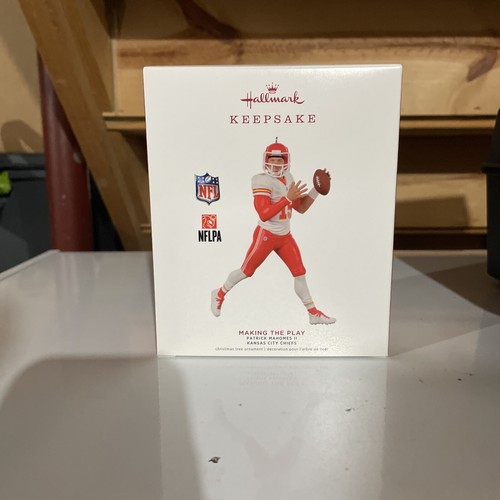Hallmark Keepsake Patrick Mahomes Kansas City Chiefs Ornament 2019-NEW ...