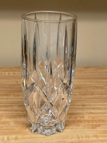 LARGE 10 1/4" BEAUTIFUL BLOCK LEAD CRYSTAL VASE CRISS CROSS PRISM ...