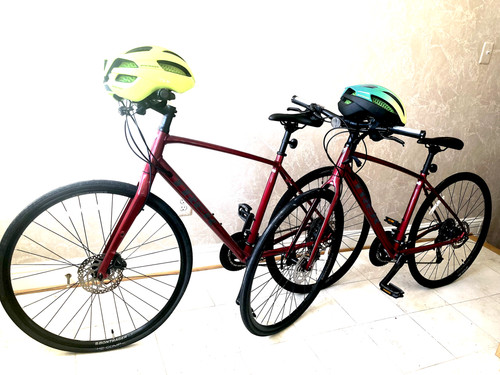 FX 3 DISC (M) RAGE RED and FX 3 DISC (L) RAGE RED; 2x HELMETS BONTRAGER ...