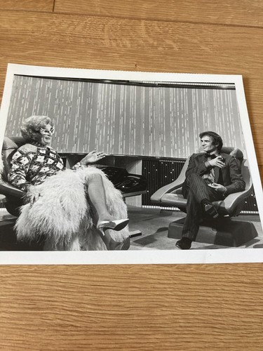 Dame Edna Everage & Rudolf Nureyev - rare press photo. Barry Humphries ...
