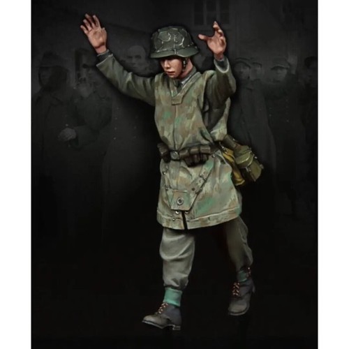 1/35 Resin Model Figure Soldier Surrendering WW2 Unassembled and ...