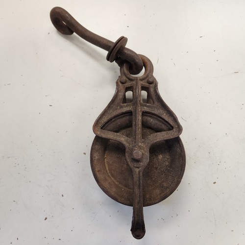 Vintage/Antique Cast Iron Hay Trolley Barn/Farm Pulley Rustic Decor ...