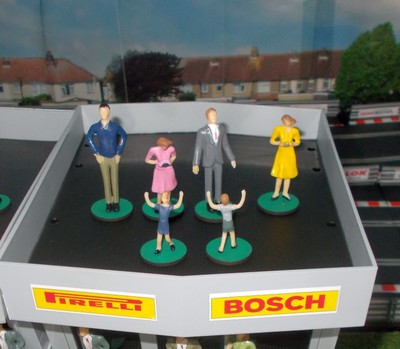 1 32 Figures in Scalextric & Slot Car Trackside Props & Buildings for ...