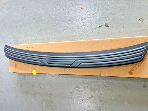 2007-2014 CHEVROLET TAHOE SUBURBAN REAR BUMPER STEP PAD 84286523 | eBay